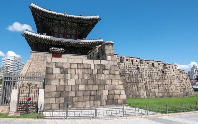 Heunginjimun Gate (Dongdaemun Gate): Great East Gate - The Seoul Guide