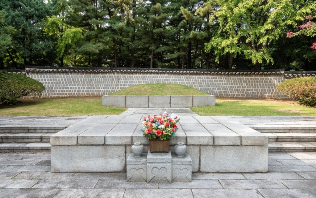 Dosan Park - The Seoul Guide