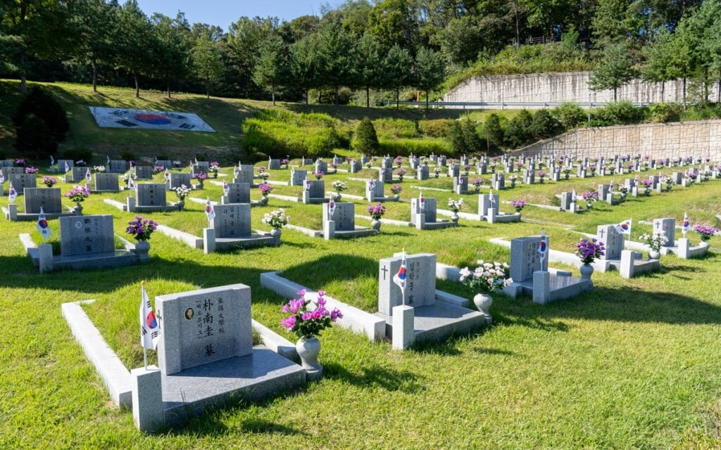 April 19th National Cemetery - The Seoul Guide
